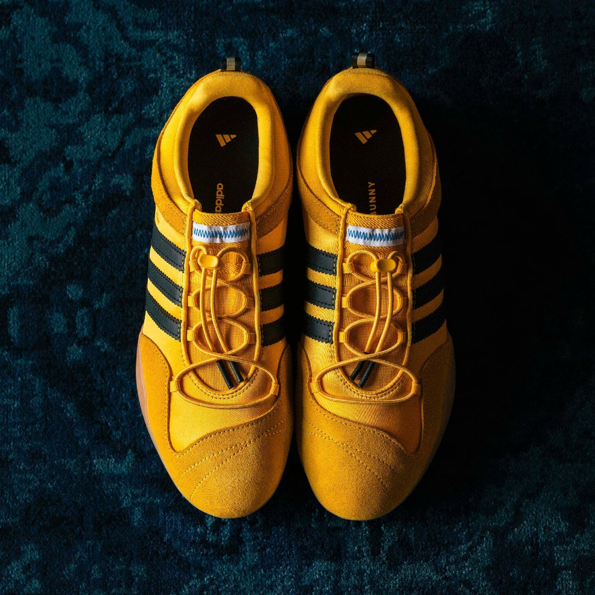 Descubre los Bad Bunny x adidas Ballerina Yellow | Broken Chains